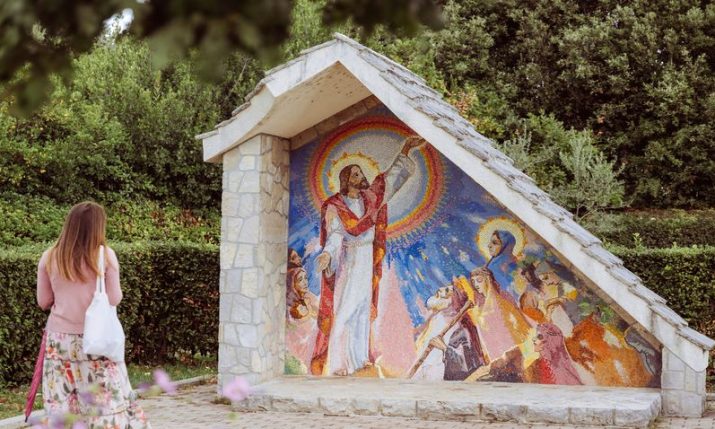 VIDEO: The first Mercedes monument in the world unveiled in Imotski ...