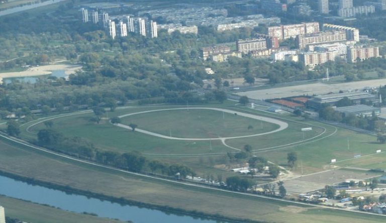 Thompson sells 500,000 tickets to make Zagreb concert biggest in world ...