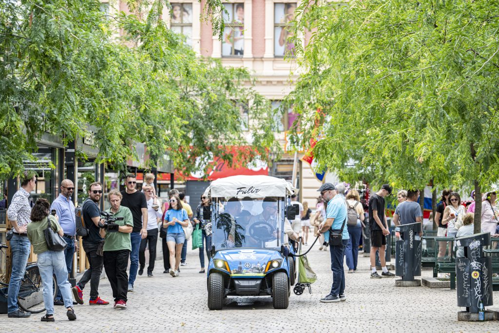 Free electric rides around Zagreb’s city centre as Fulir returns ...