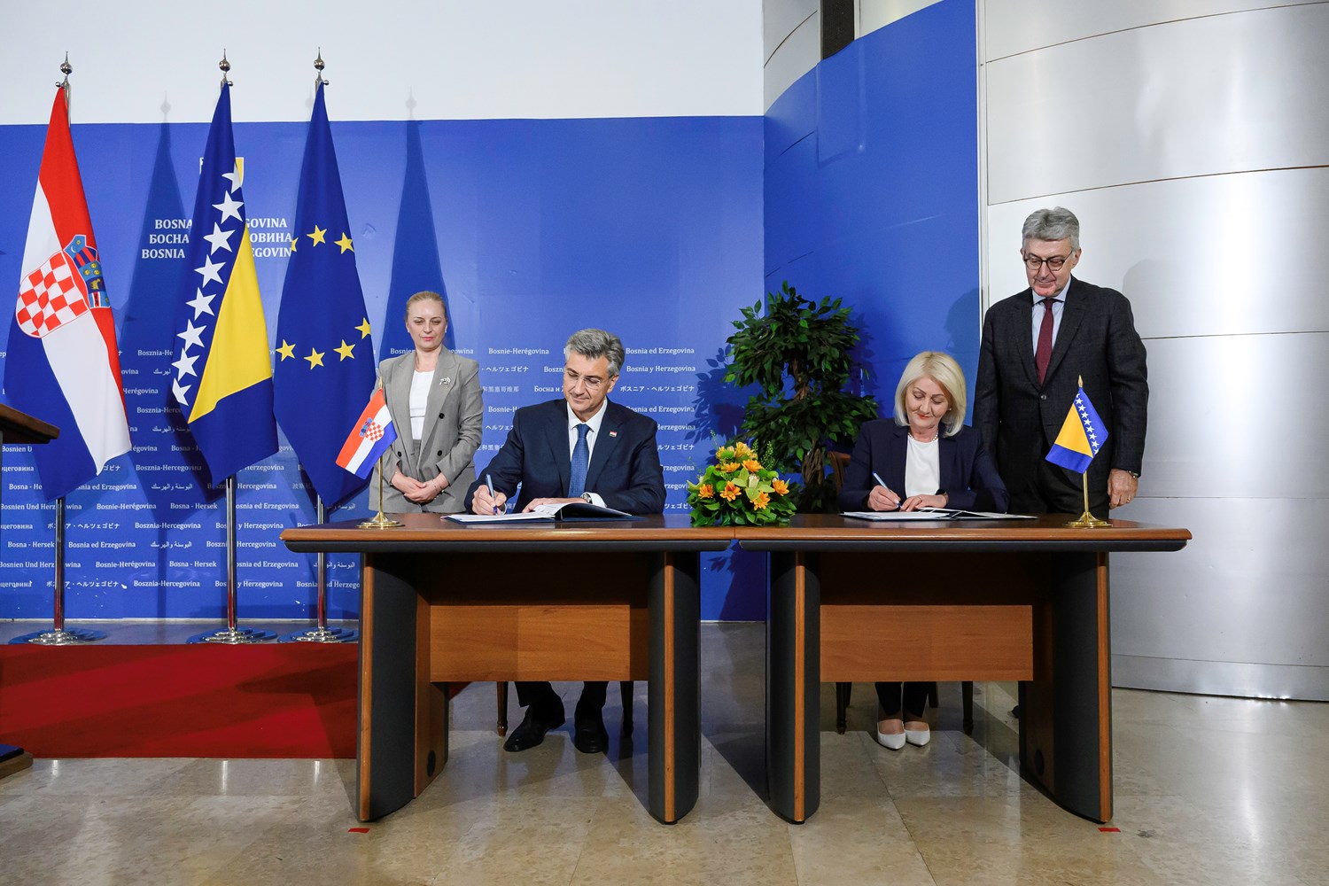 Croatia and Bosnia and Herzegovina sign new border crossings agreement ...